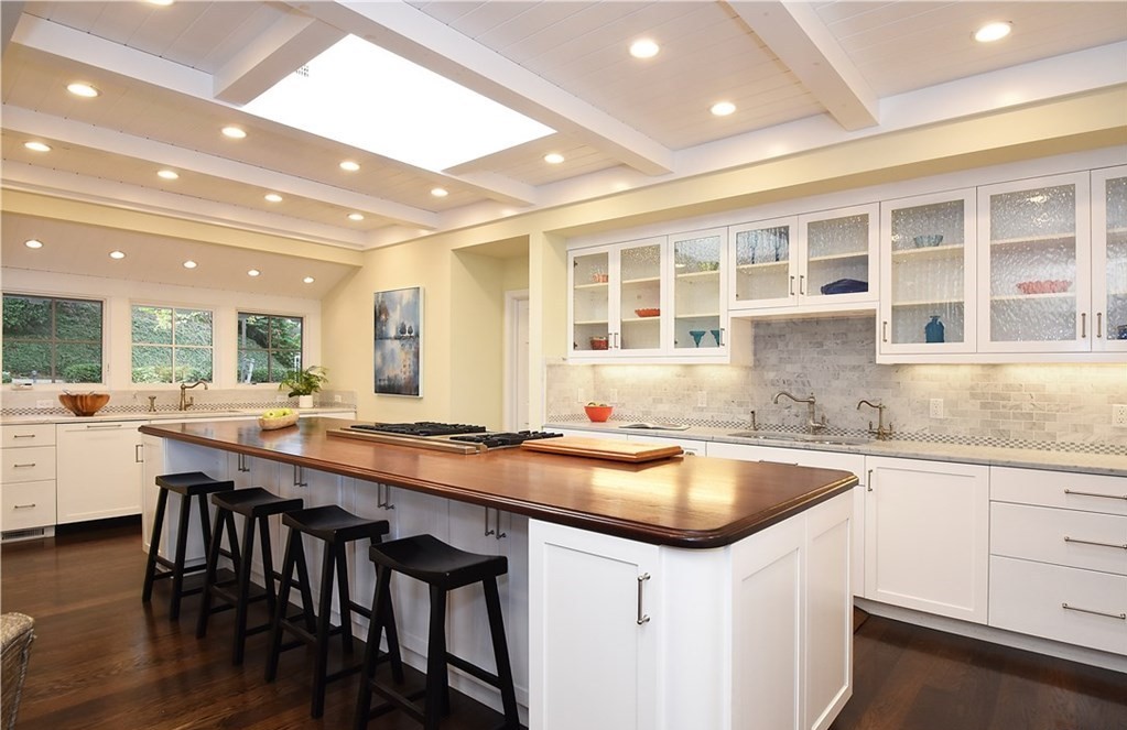 Kitchens – Howe Builders